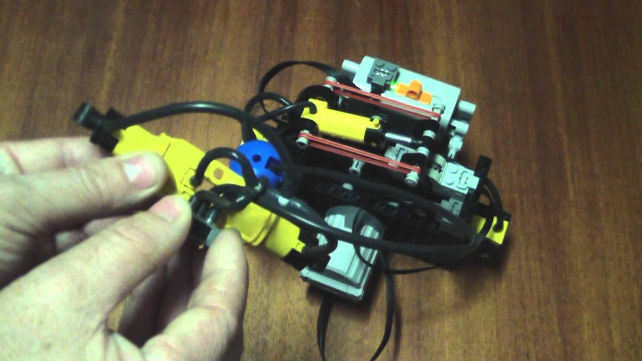 LEGO Technic High Volume Pneumatic Compressor - YouTube