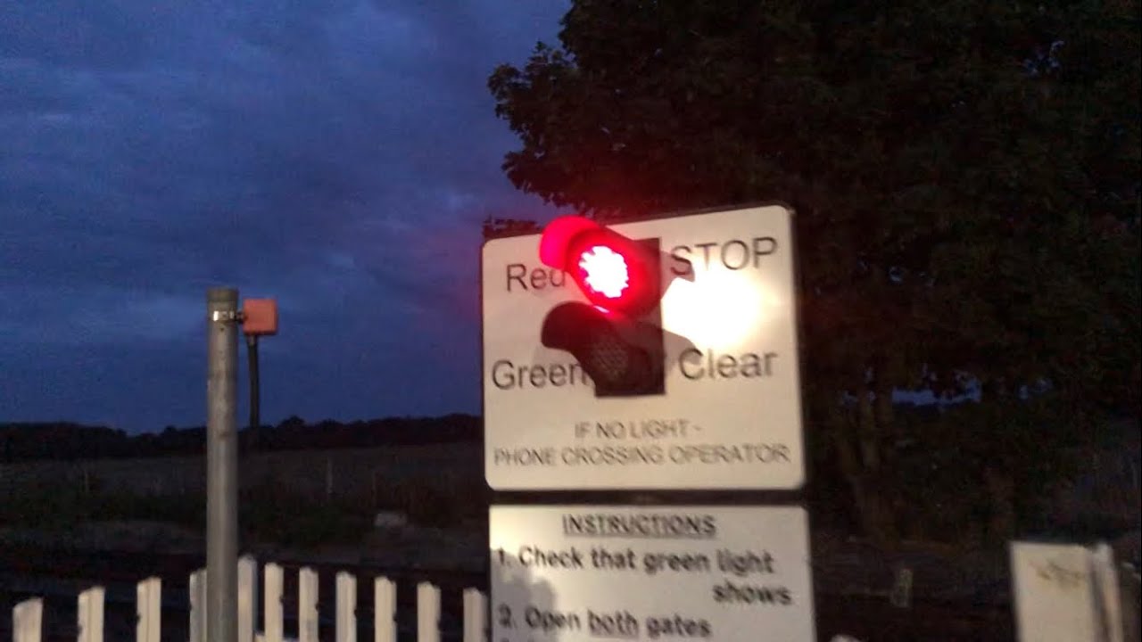 Routs user worked crossing (Suffolk) 22/8/22 - YouTube