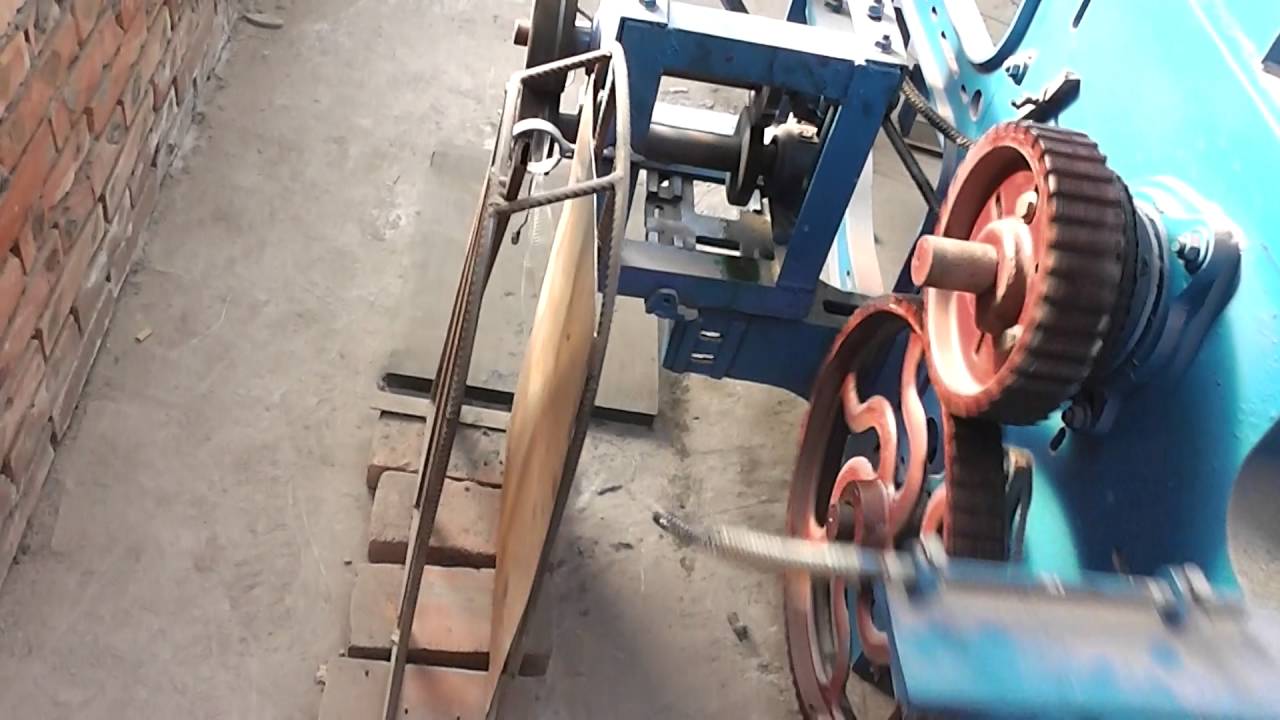 wire mesh making machine - YouTube