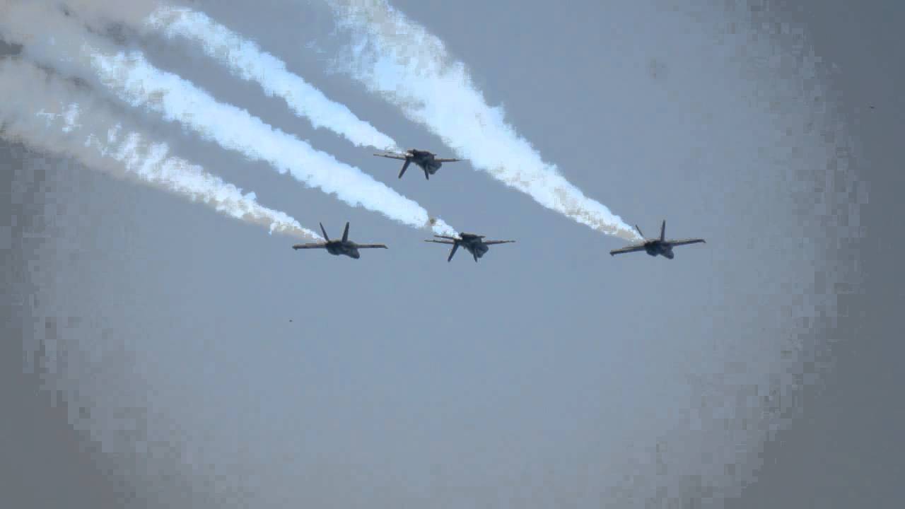 Check Out this Really Cool Low Fly Over Fighter Jet Formation US Navy ...