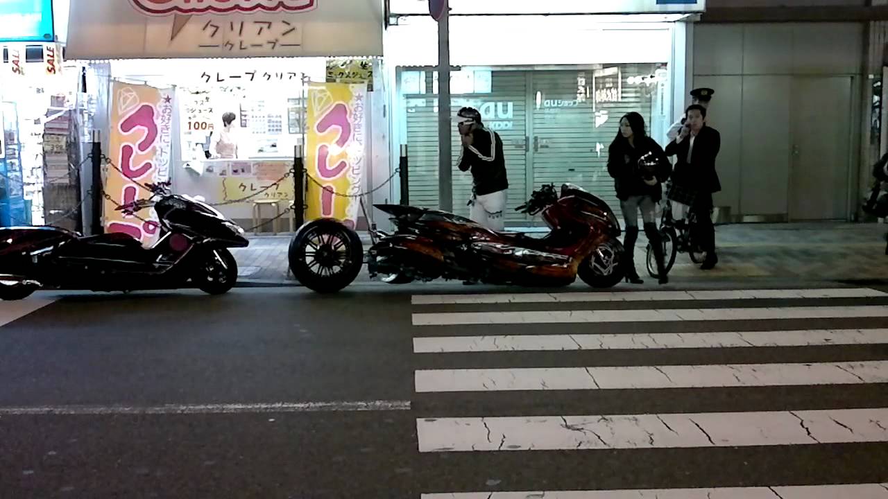 Custom scooters @ Osaka Japan 2011 part 2 - YouTube