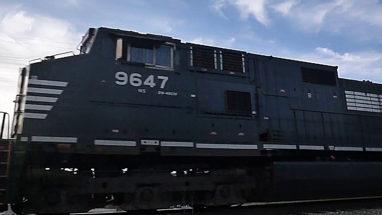 NS 9647 Leads Mixed Freight Train Through Luray, VA - YouTube