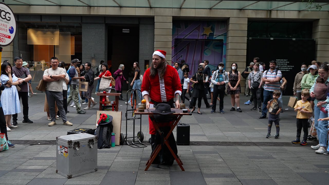 I Did A Full Christmas Magic Street Show As Santa Claus - YouTube
