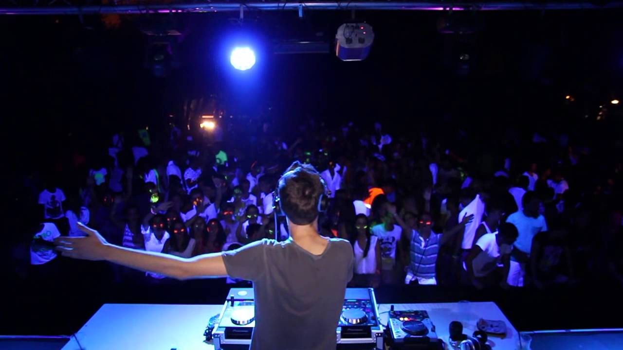Ultra Fluo Night 2013 @ Villa Nigra [Miasino - NO] - YouTube