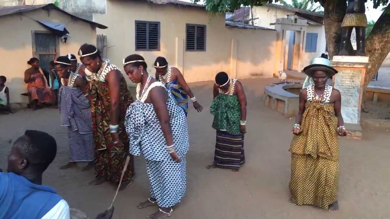 2014 01 19 Voodoo Dance Ouidah Benin - YouTube