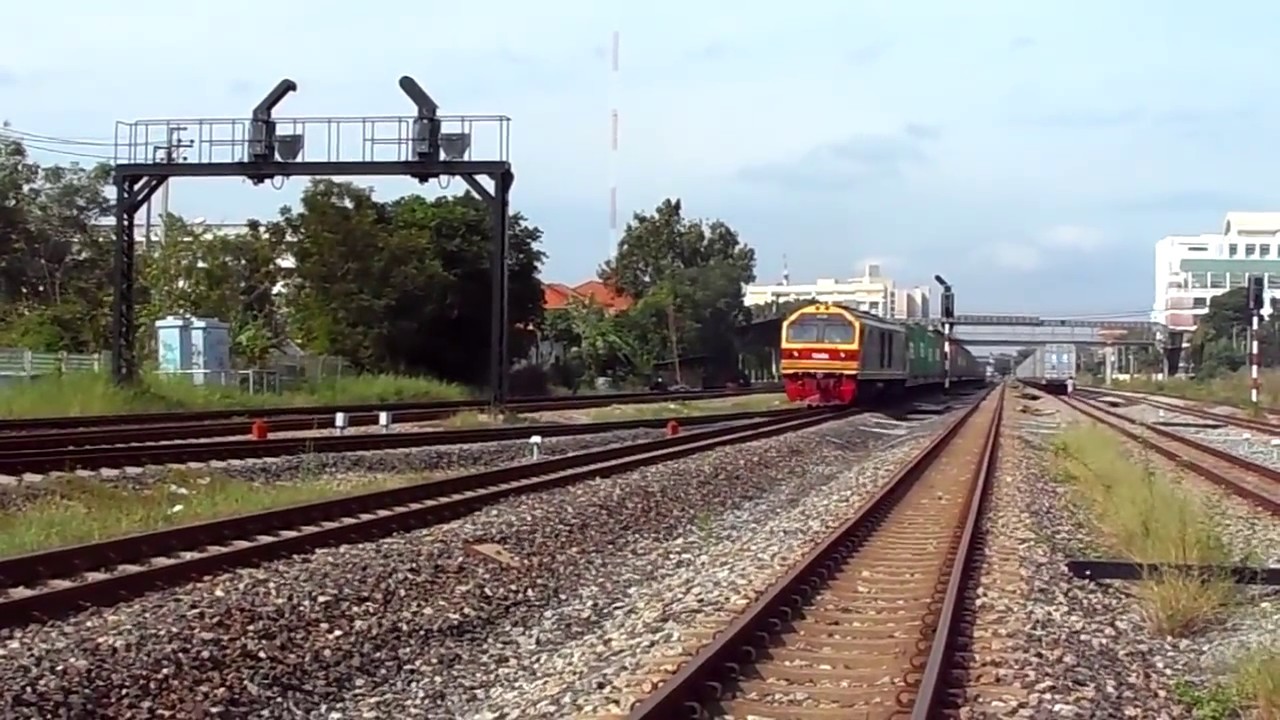 รถจักรHITACHI 4517 5/12/2557 - YouTube