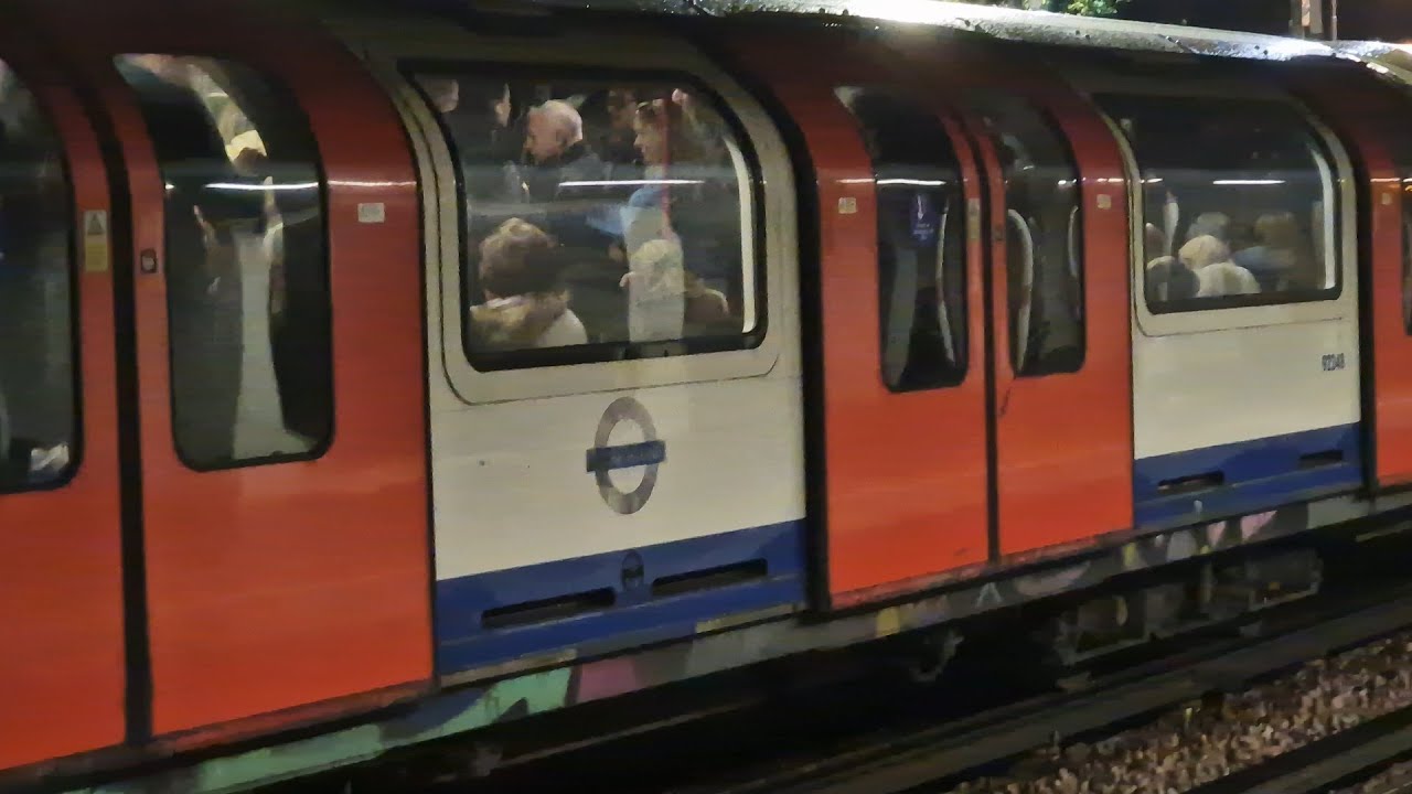 Why is it Soo BUSY!! 🤯 It's 10mins pass 10 - YouTube