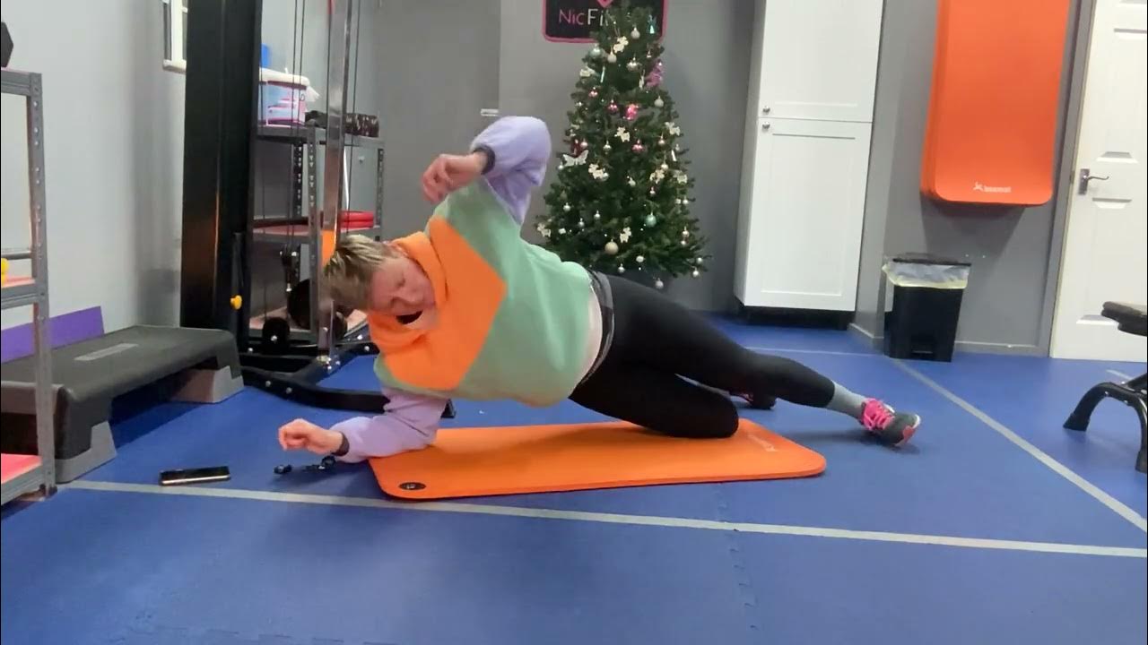 Kneeling plank rotation - YouTube