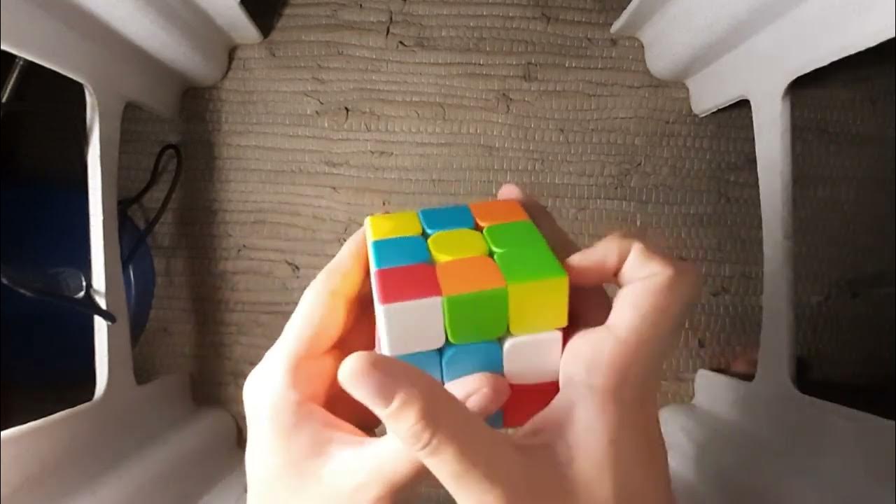 How to solve a Rubiks Cube! Easy #speedcubing - YouTube