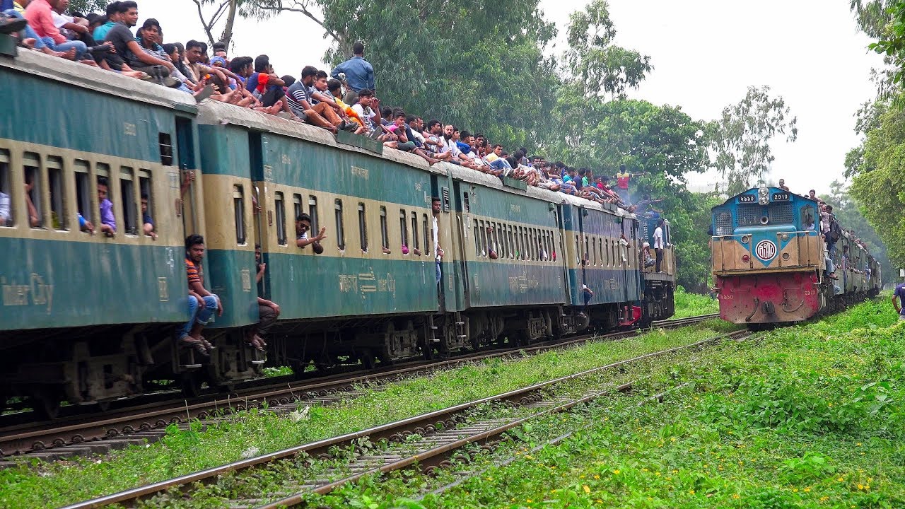 Train Crossing between Jamuna Express & Chattala Express- Bangladesh ...