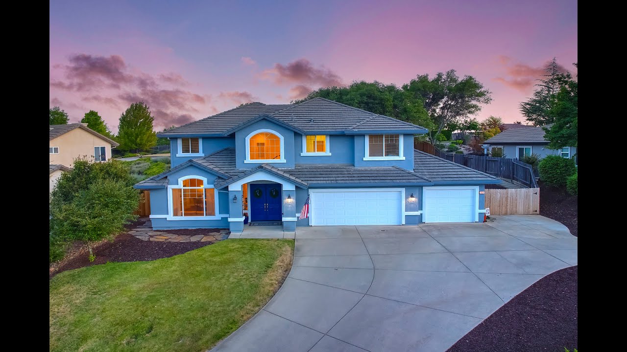 Beautifully Updated Home | Renovated Chef's Kitchen - YouTube