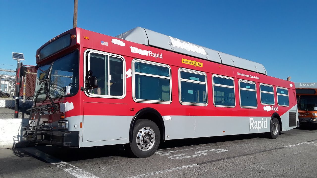 Ex LACMTA 2001 New Flyer C40LF #5375 - YouTube
