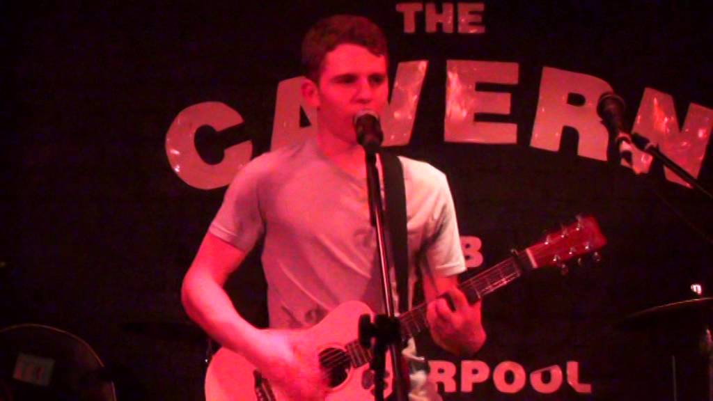 Loop Pedal Medley at The Cavern Pub by Toby Falla - YouTube