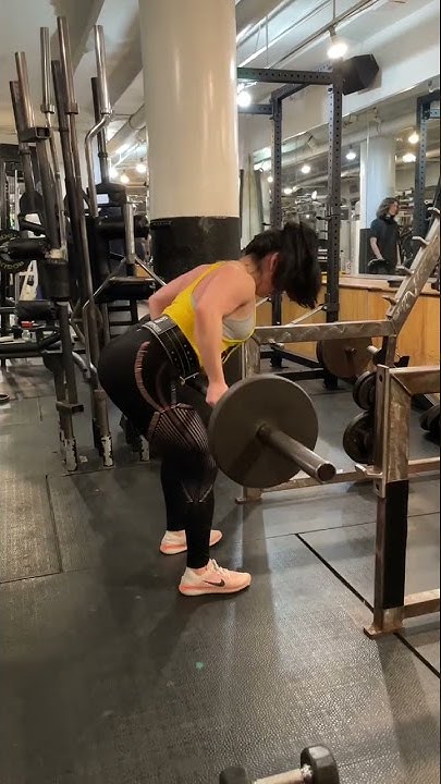 Barbell rows | How to do the BENT-OVER BARBELL ROW! | 2 Minute Tutorial - YouTube