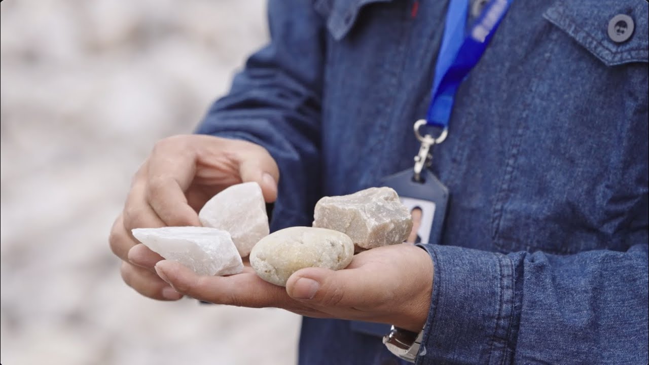 L'aventure du quartz : de la pierre en silicium métallurgique à 99 % ...