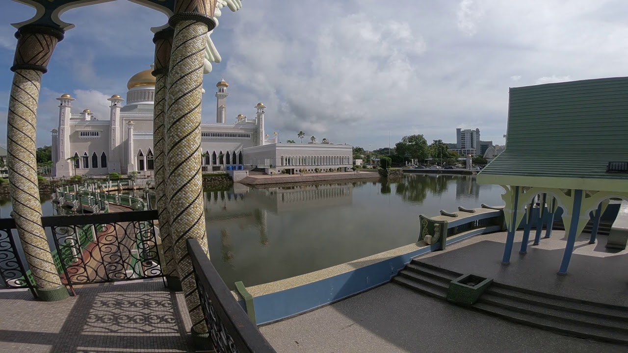 Let's Travel - Brunei: Masjid's Boat - YouTube