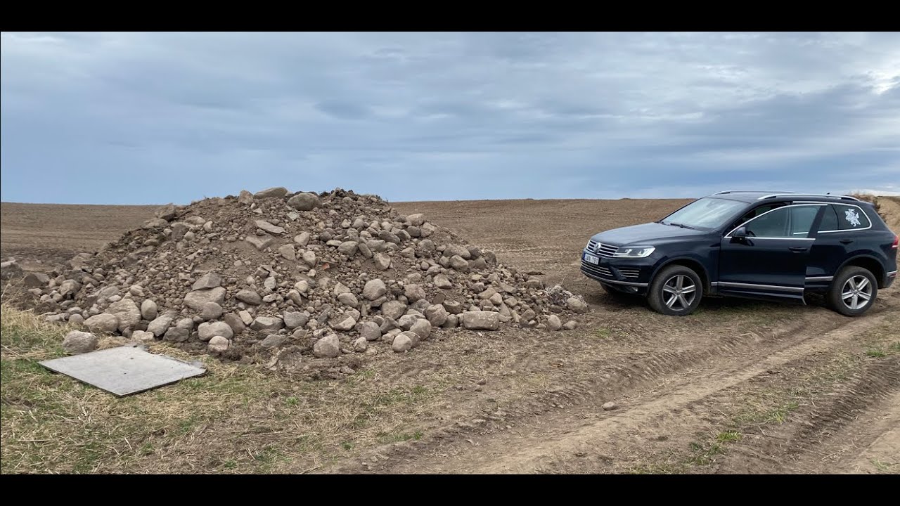 Agro rangovai - akmenų rinkimas, Kongskilde 5.2 m. - YouTube