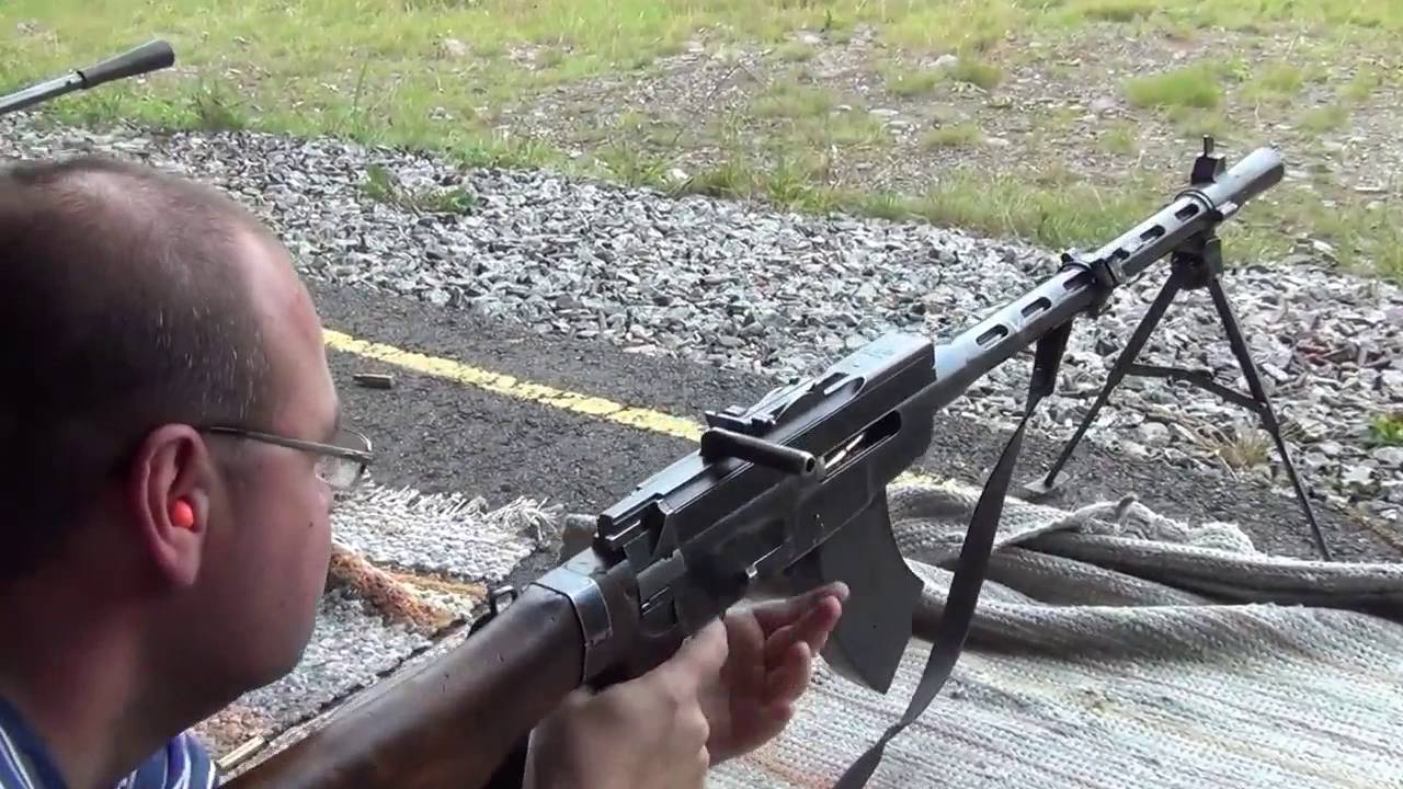 Suomalainen 7.62 mm Lahti-Saloranta M/26 pikakivääri - YouTube