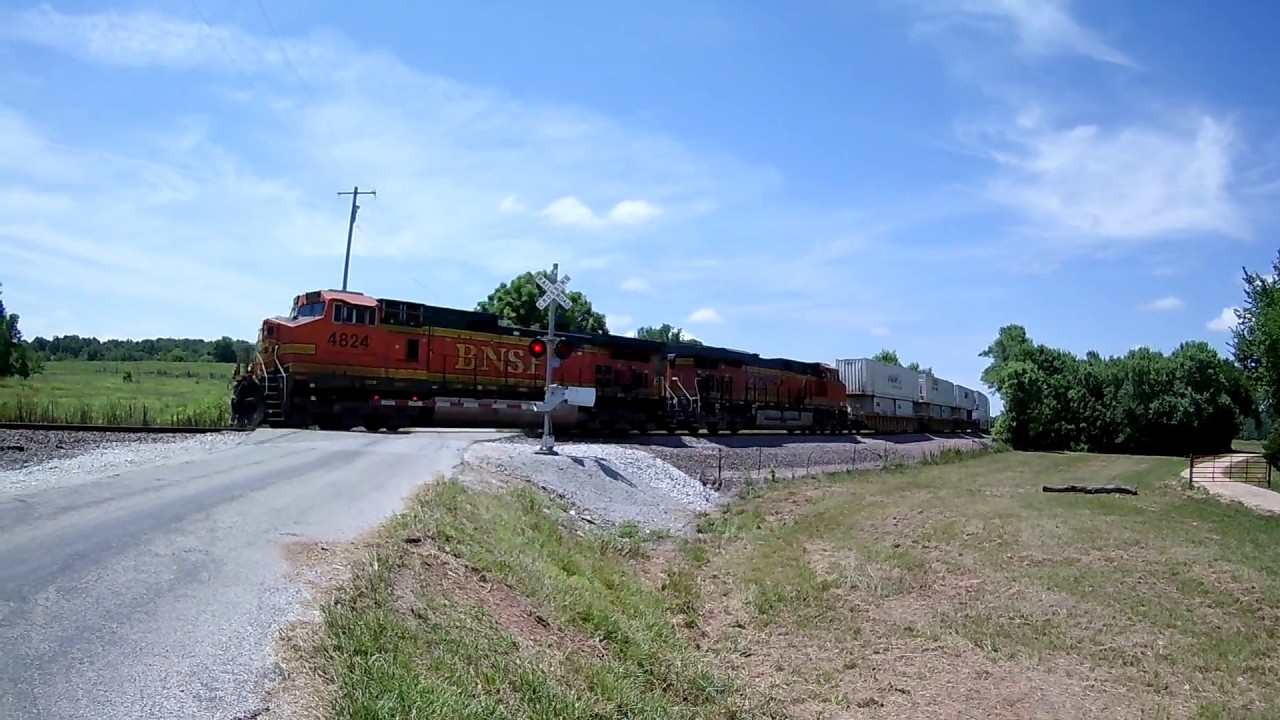 BNSF Locomotive #4842 and #4237 Intermodal Train Neosho Mo - YouTube
