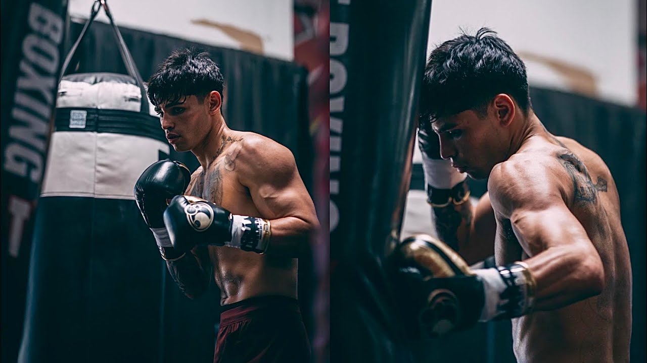 Ryan Garcia DENTS the Heavy Bag w/ SCARY Punching POWER in Training for ...