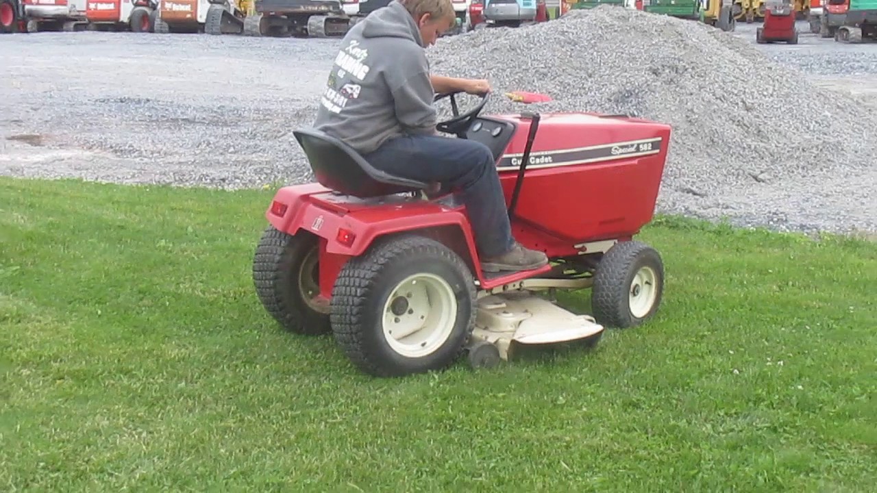 Cub Cadet 582 Special - YouTube