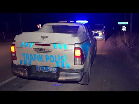 Karabük'te şarampole devrilen otomobildeki 1'i çocuk 4 kişi yaralandı