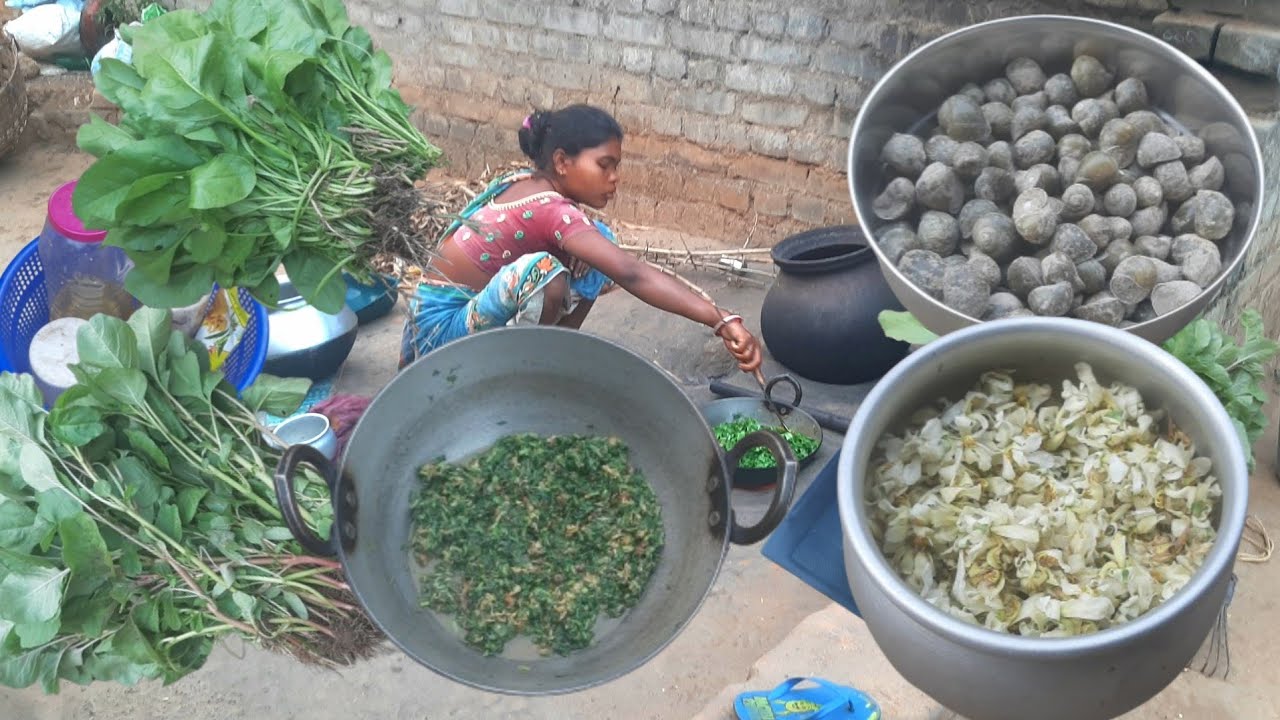 SNAIL VEGETABLE CURRY | snail cooking and eating by santali tribe ...