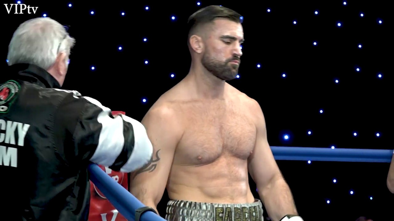 Jay Farrell v Elvis Dube at the Scouse Jolly boys on 8.12.2019 - YouTube