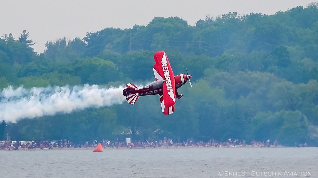 (4K) 2023 Barrie Airshow | CAF Skyhawks + Brent Handy Aerobatics - YouTube