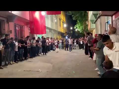 Batarist cahit kaya önünde halay süper
