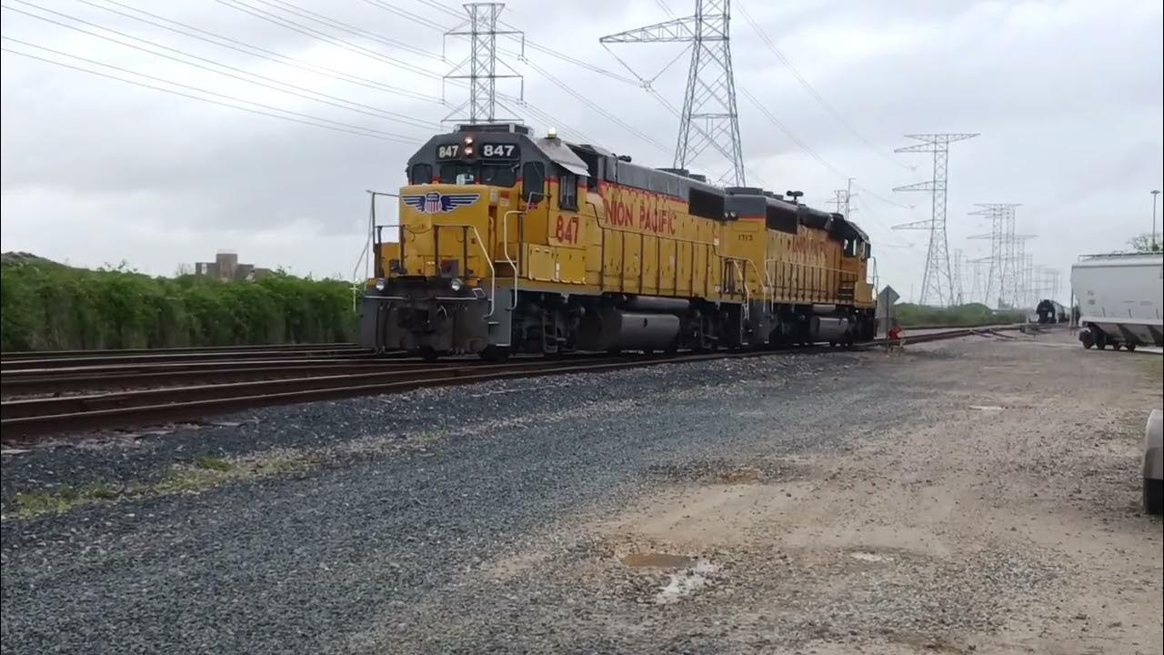 UP 847 GP38N & UP 1713 SD40N - YouTube