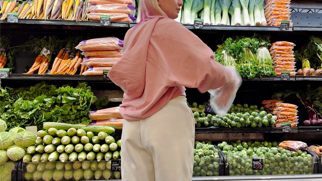 CHRISTMAS DINNER GROCERY RUN - YouTube