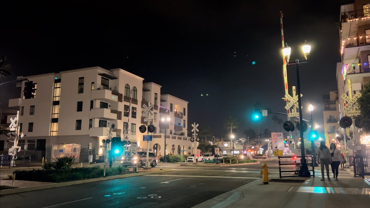 Coaster 5002 @ Mission Avenue Railroad Crossing, Oceanside CA 12-29-23 ...