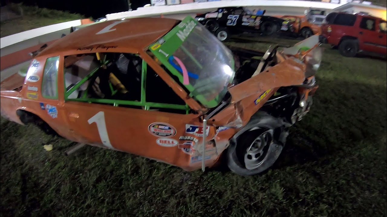 Steet Stock HARD Crash in turn 1 at Kingsport Motor Speedway - YouTube