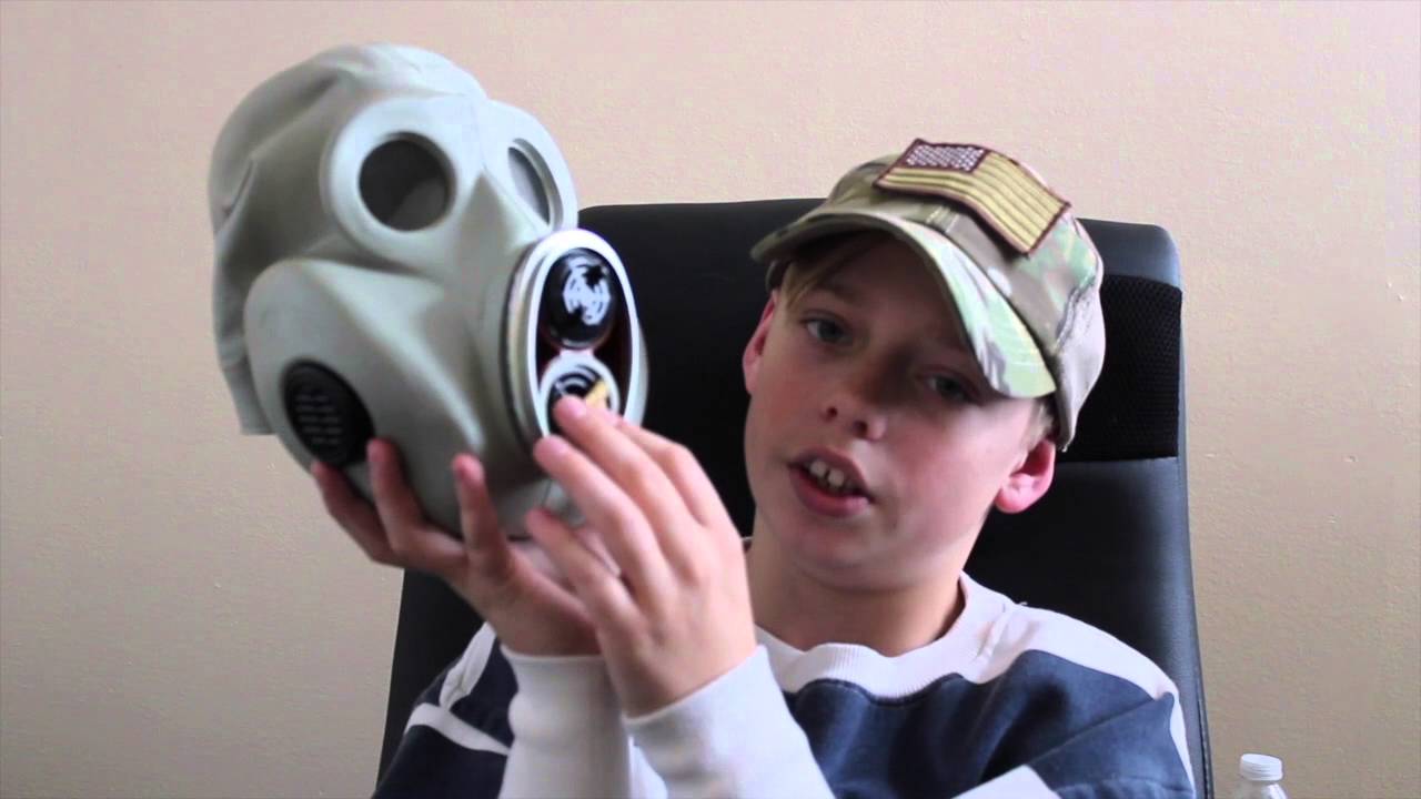 Russian PBF Gas Mask - YouTube