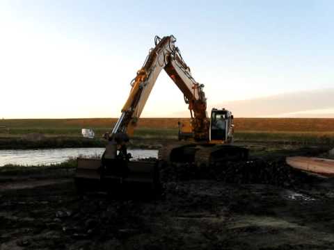 Scheepers B V Liebherr 934C Multi User - YouTube