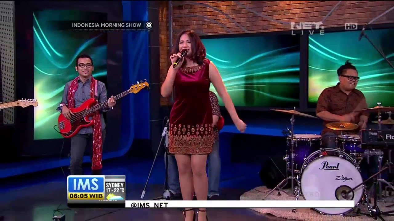Diah Ayu Lestari - Night in Tunisia Cover - YouTube