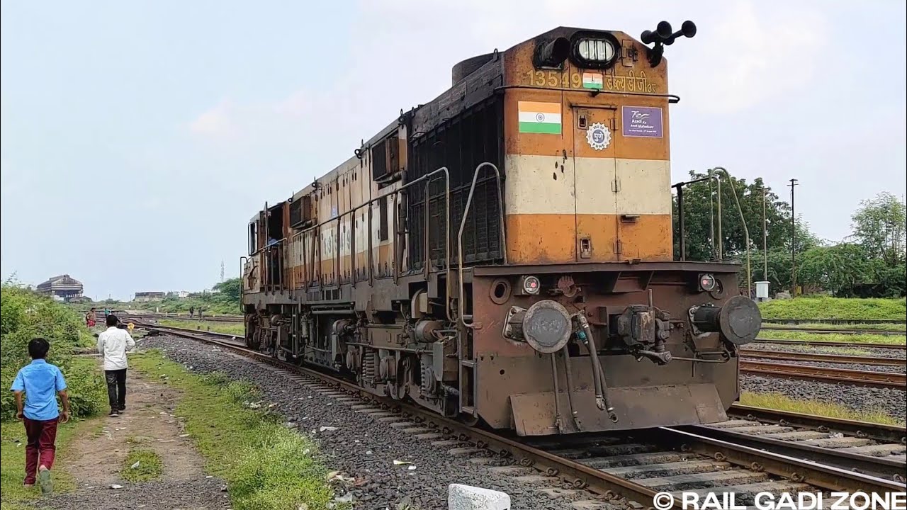 End of Diesel Era | WDG3A Diesel Locomotive | Pune Diesel Engine ...