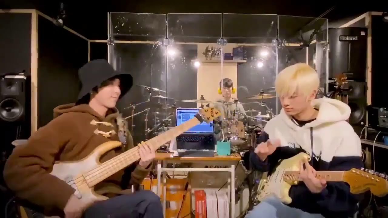 [STUDIO WE : LIVE #4] ONEWE(원위) 강현, 하린, 키아 - 나 홀로 합주실 스포 #1 - YouTube