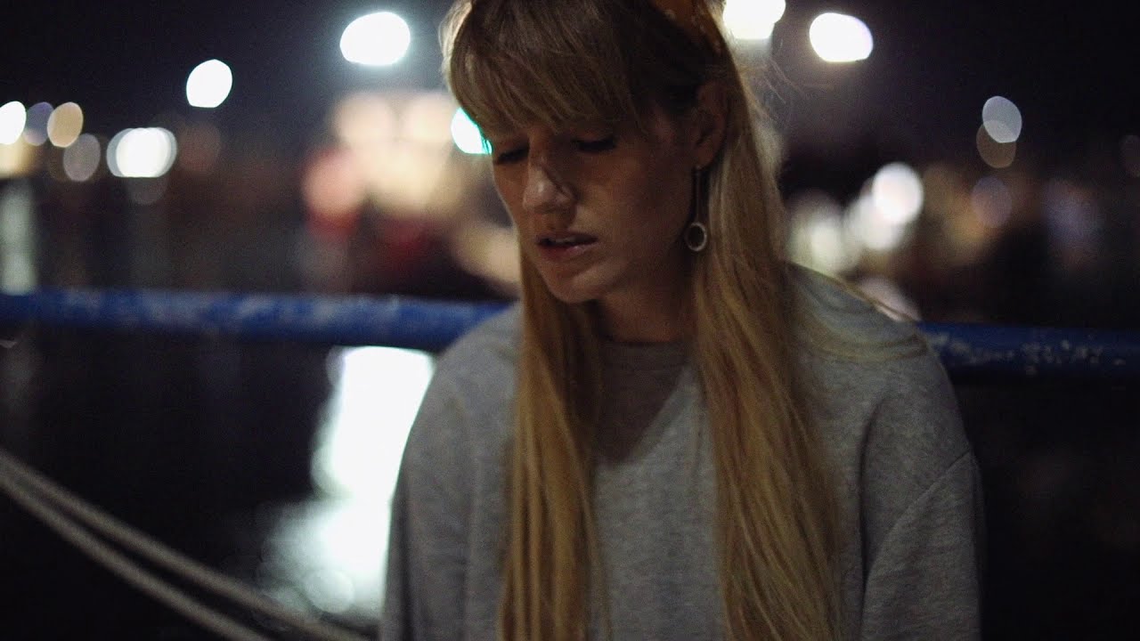 Robyn Sherwell - The Water Is Wide (Cover) - YouTube