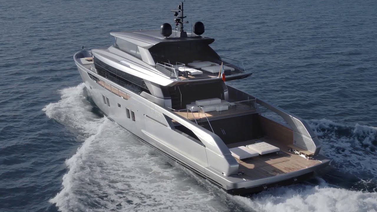 Sanlorenzo SX112 - YouTube