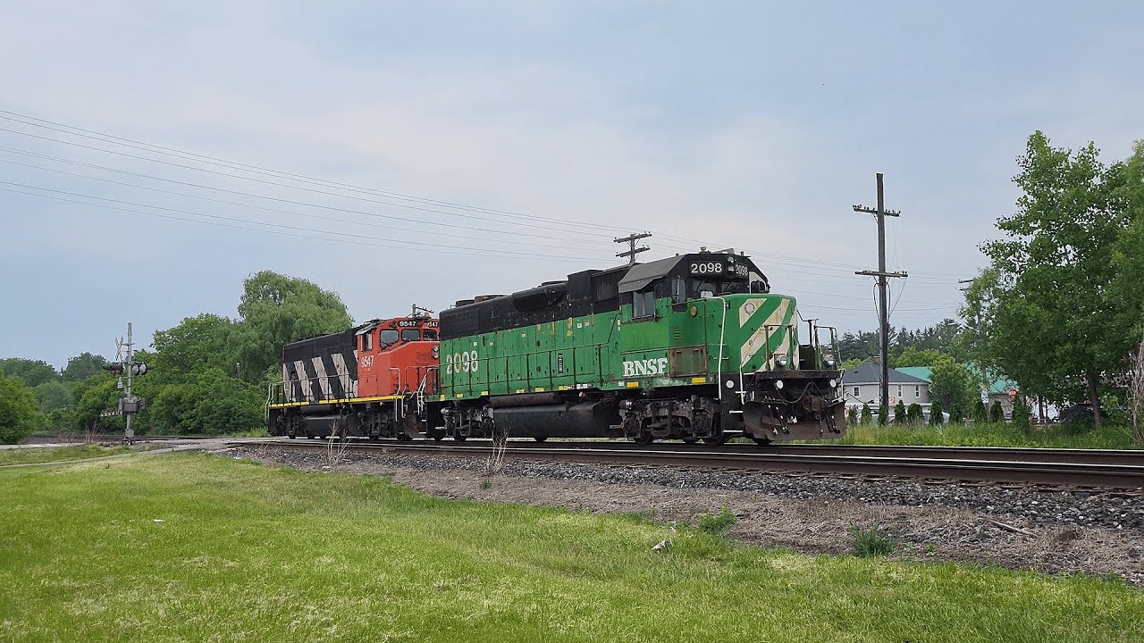 BN 2098! LHF! CN L581 - LHF 9547E at Lynden - June 8, 2023 - YouTube