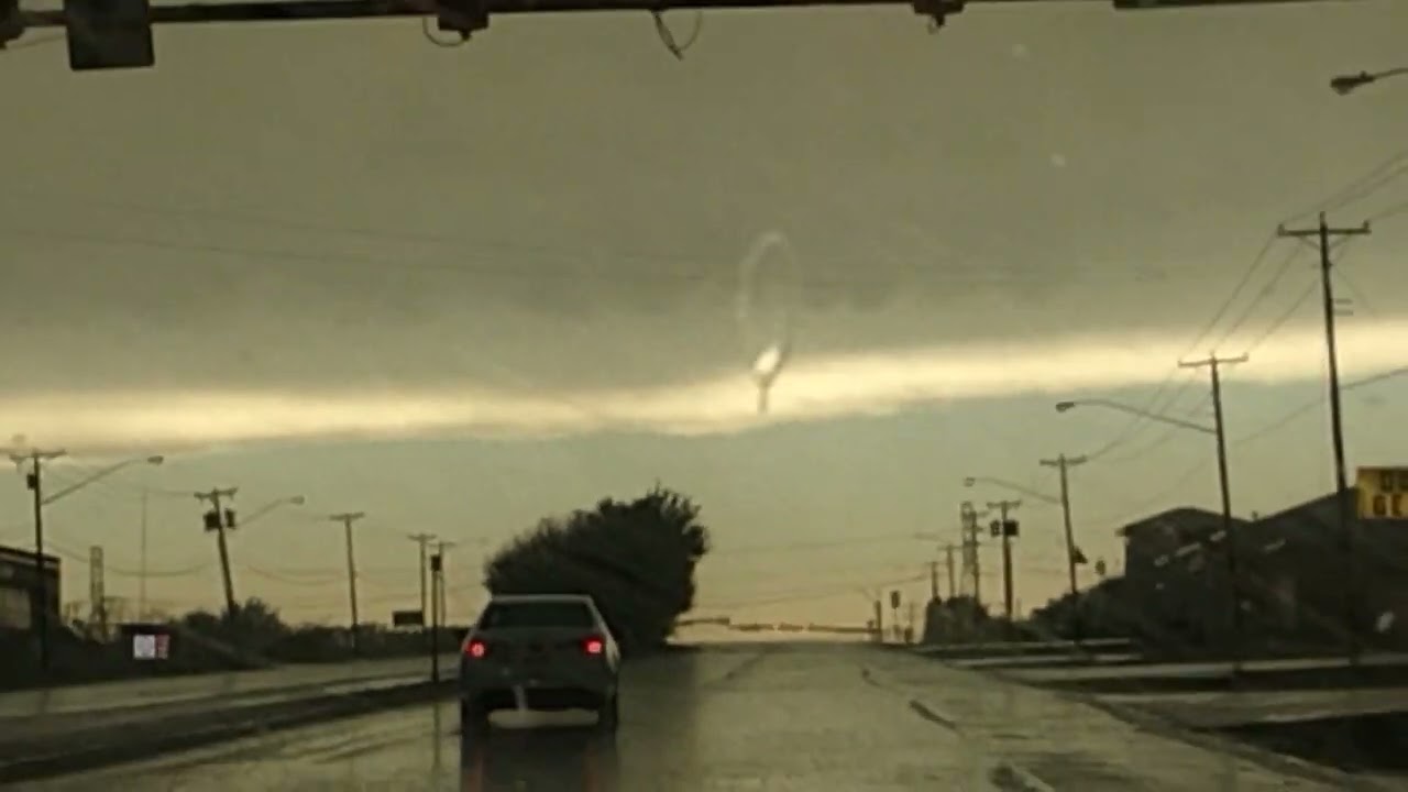 Storms Along The Dry Line in Fort Worth, Texas 4/12/22 - YouTube