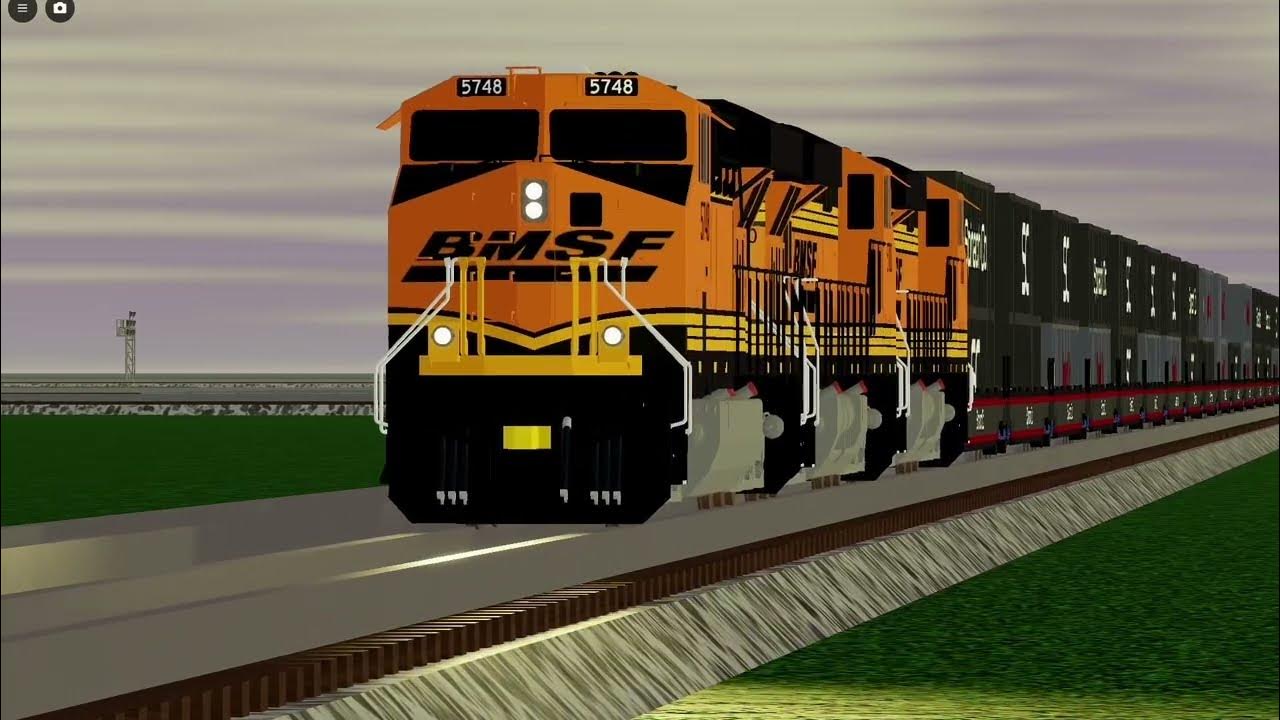 Fast moving BNSF intermodal train - YouTube