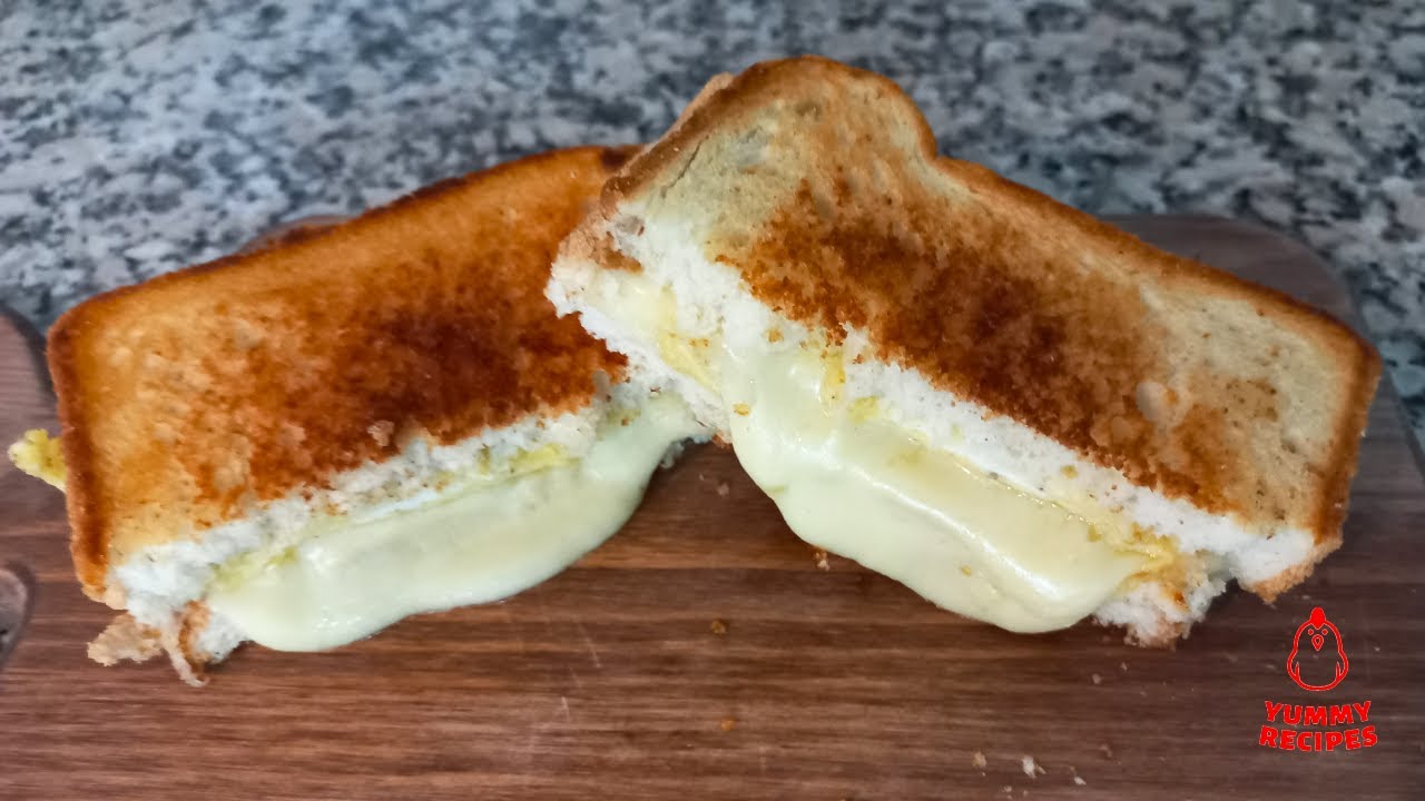 Amazing Crispy Pan Toast with Egg and Lots of Cheddar - YouTube