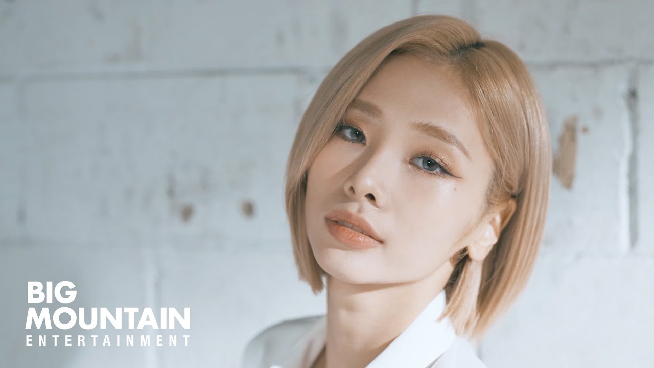 [Queenz Eye] ’THIS IS LOVE’ M/V TEASER | AHYOON - YouTube