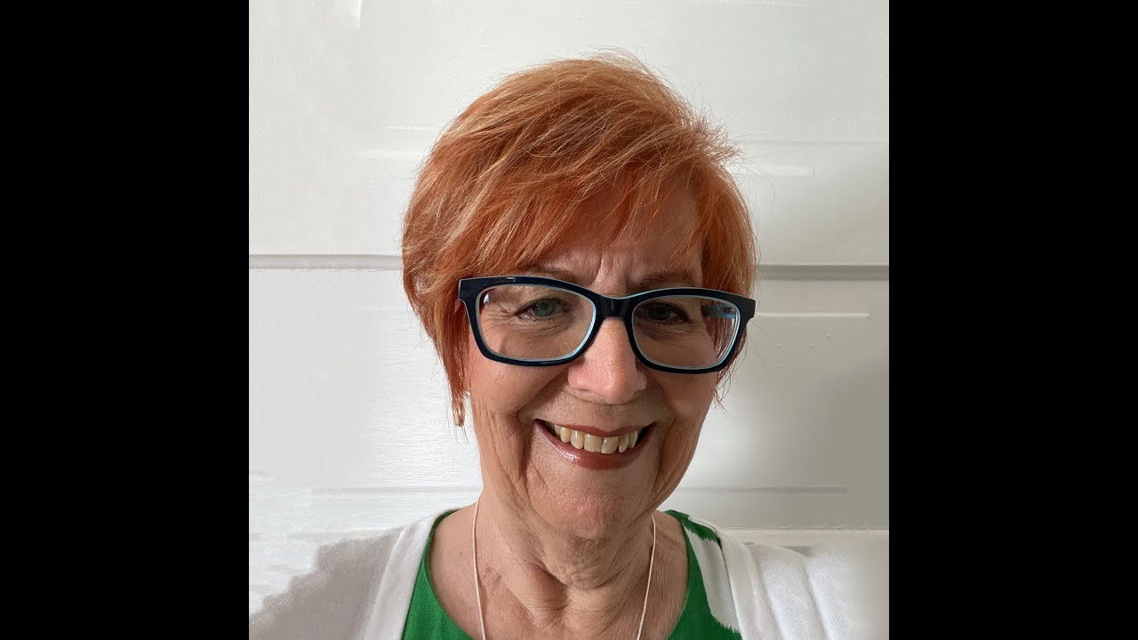 Meet the Artist: Maxine Thomas - YouTube