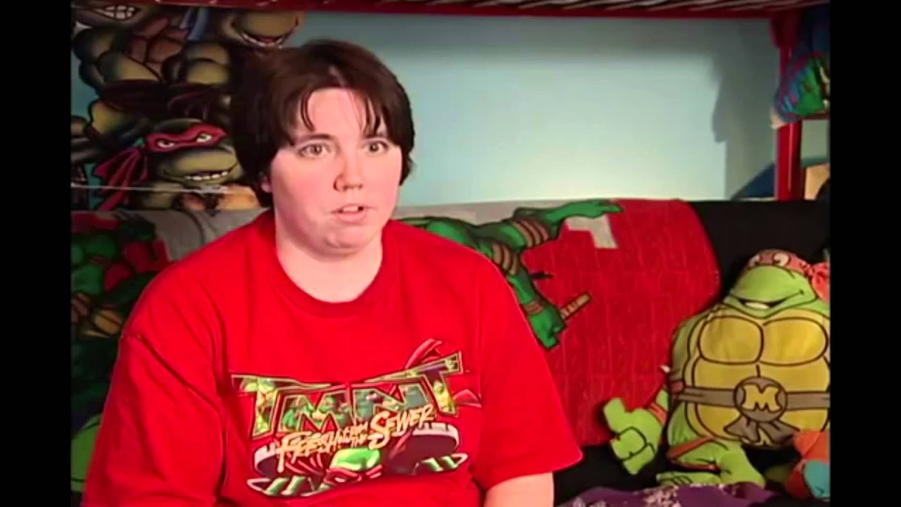[Cringe] Woman Thinks She's A Ninja Turtle - YouTube