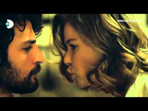 أول قبلة لكريم وهوليا من أغنية الحياة - hayat şarkısı