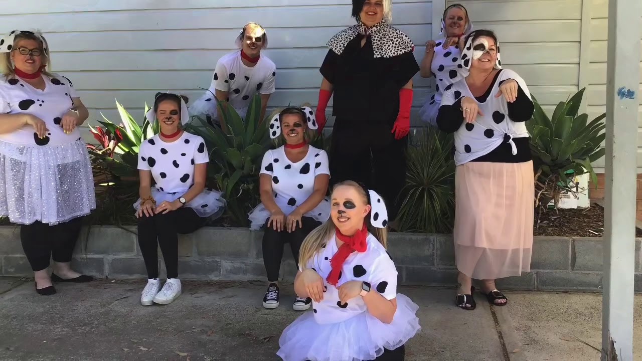 Pelaw Main Book Week - YouTube